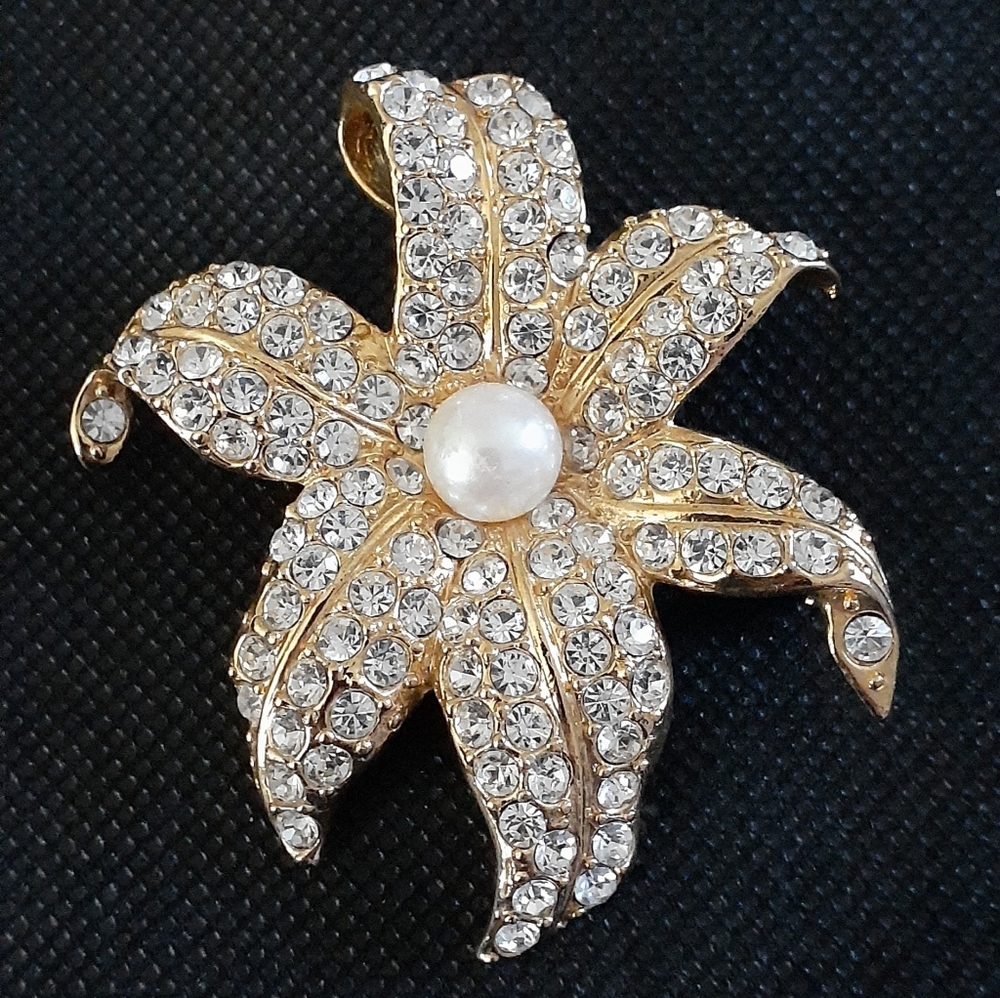 Ivana Pave Signed Rhinestones/Pearl Statement Pin Sta… - Gem